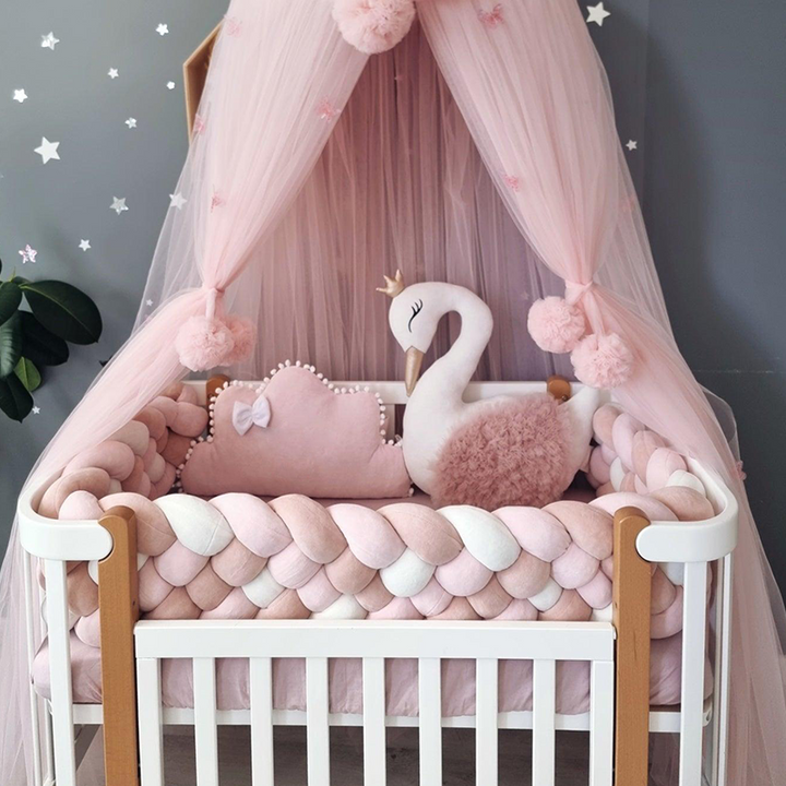 Baby Crib & Kids' Room Decor