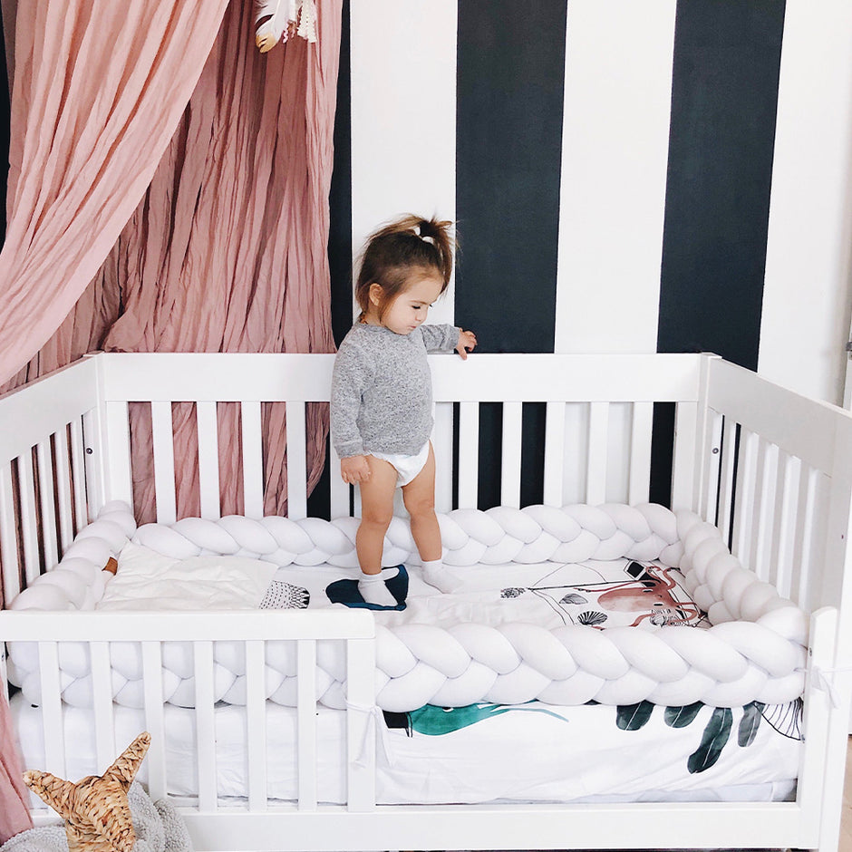 Baby Crib & Kids' Room Decor