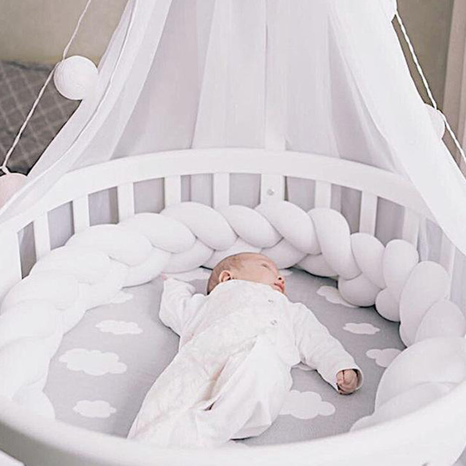 Baby Crib & Kids' Room Decor